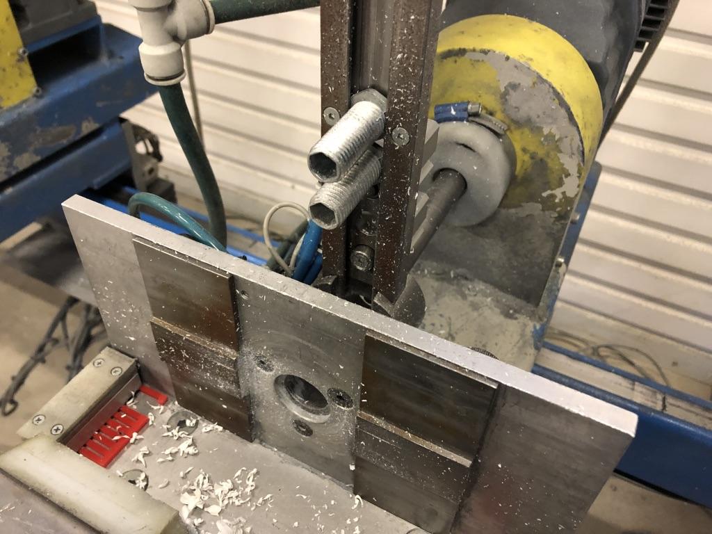 Blinto - Adjufix - Adjufix monteringsmaskin