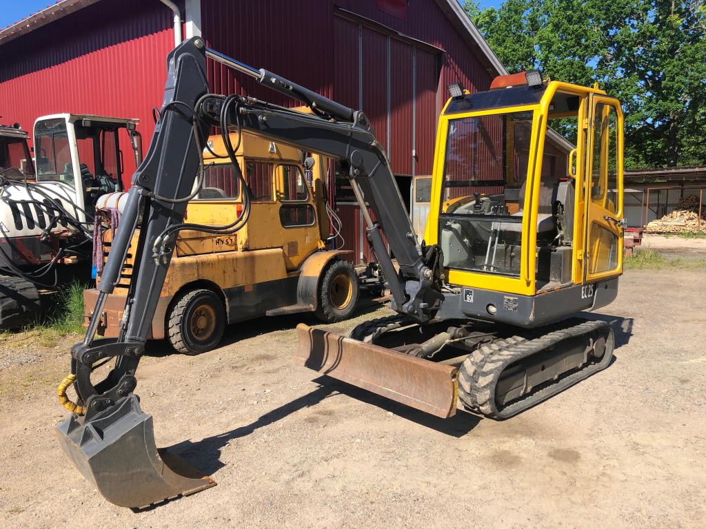 Blinto - Minigrävare - Volvo EC 25
